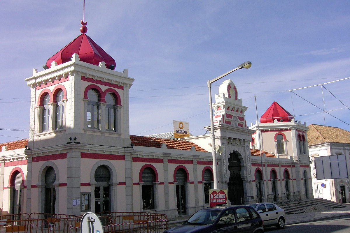 Loule Market Building - Algarve Travel Guide, Portugal
